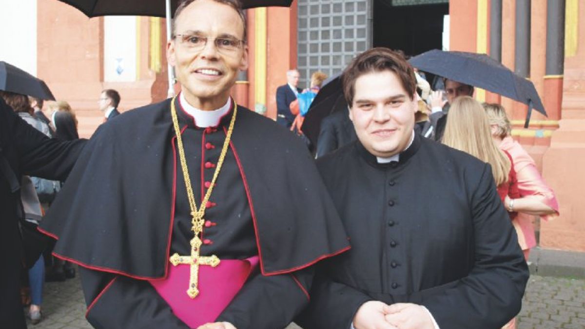 Jan Gerrit Engelmann wurde zum Priester geweiht | Rheingau Echo