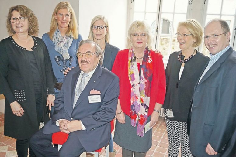 mh_10_2015_rh_ostereiermarkt_6 | Rheingau Echo